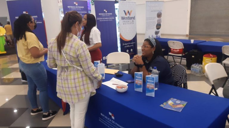 Residentes de Panamá Oeste conocen los servicios que ofrece el MICI – MICI