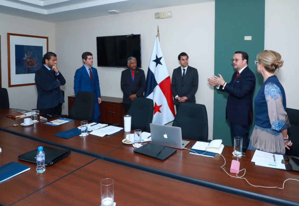 Avanza consolidación de la Estrategia Nacional de Microelectrónica y ...